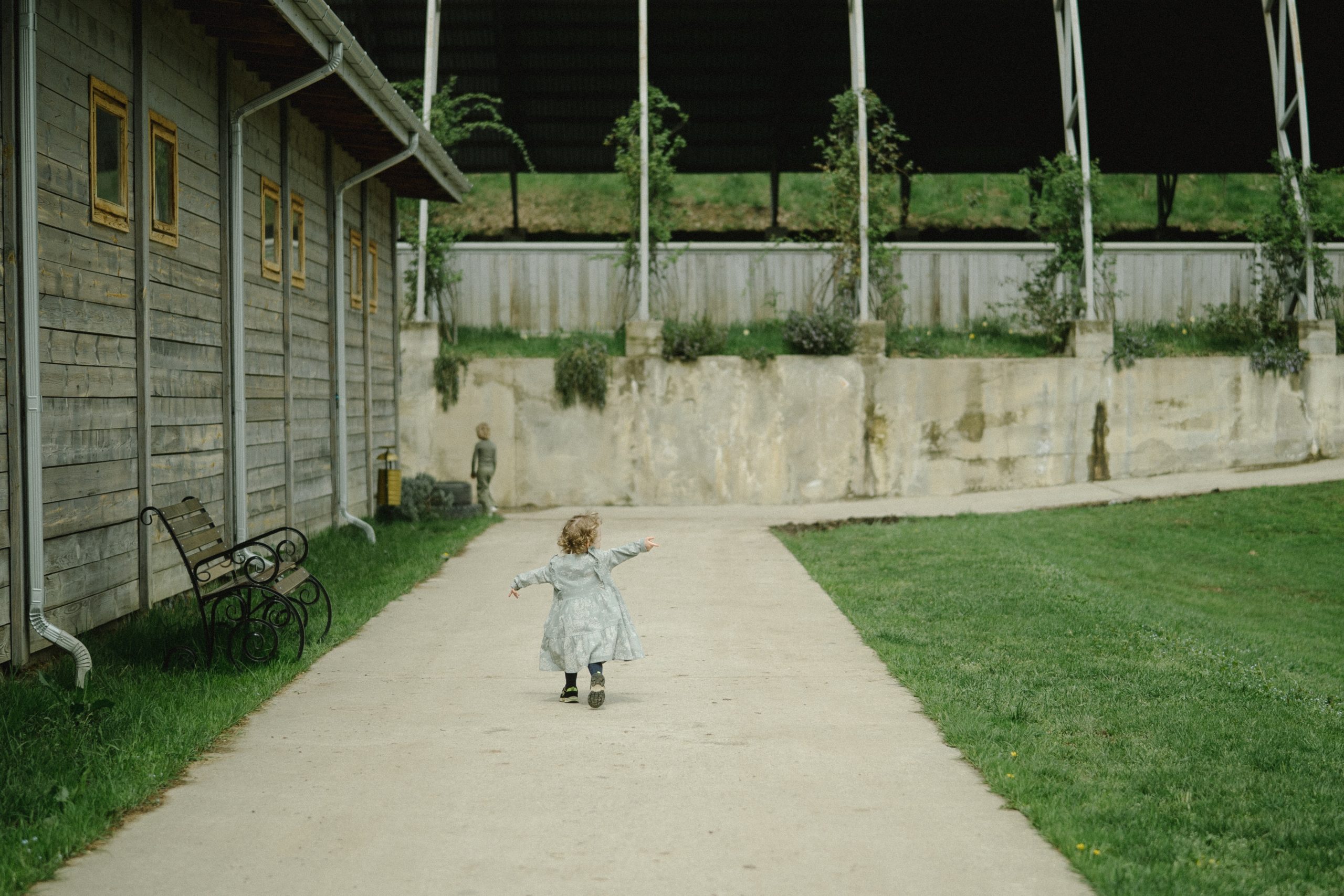 The Benefits Of Raising Kids With Farm Animals Thesweetlife co The Benefits Of Raising Kids With Farm Animals Thesweetlife co